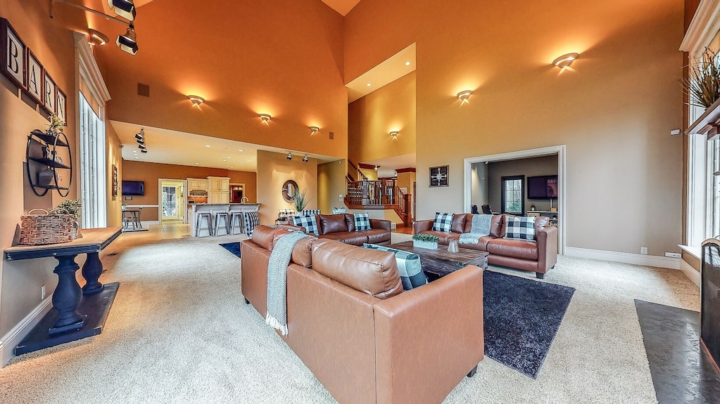 The Estate House: Timeless Elegance At 1885 Farms - Canton, OH