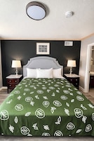 Quarto, 1 cama king-size, não fumadores | Secretária, Wi-fi grátis 