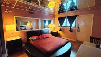 Quarto Deluxe, 1 cama king-size, fumadores | Secretária, Wi-fi grátis