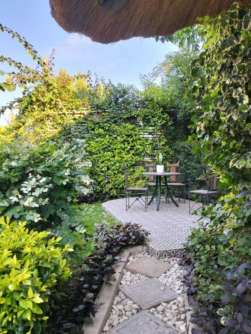 Estúdio Familiar, vista para o jardim | Minibar, quartos insonorizados, Wi-fi grátis, roupa de cama fornecida 