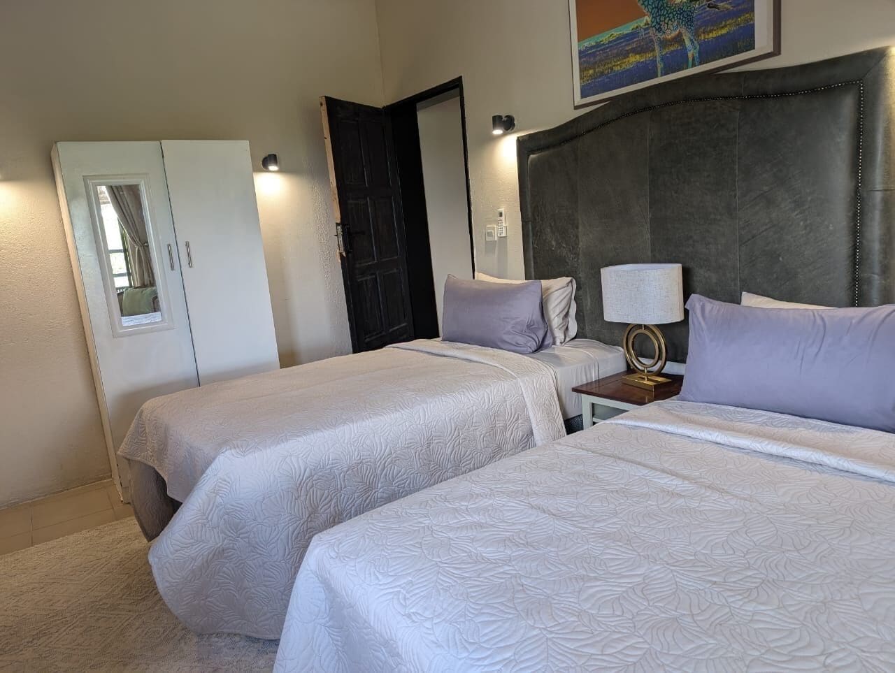 Minibar, quartos insonorizados, Wi-fi grátis, roupa de cama fornecida 