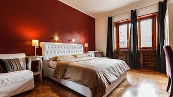 Quarto Duplo Deluxe, casa de banho anexa, Vista para a cidade (Camera Matrimoniale) | Com mobília individualizada, secretária