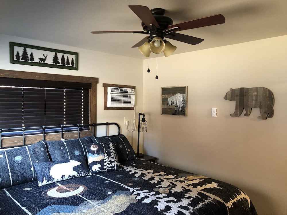 Hot Tub! Spectacular Views, Completely Remodeled, Great Location, 5 Min To Rmnp - Estes Park, CO