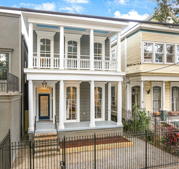 Canal St. Historic Mini-mansion - New Orleans, LA