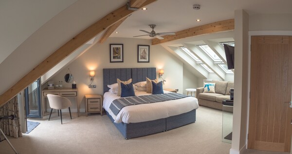 Waterfront House - Dartmouth