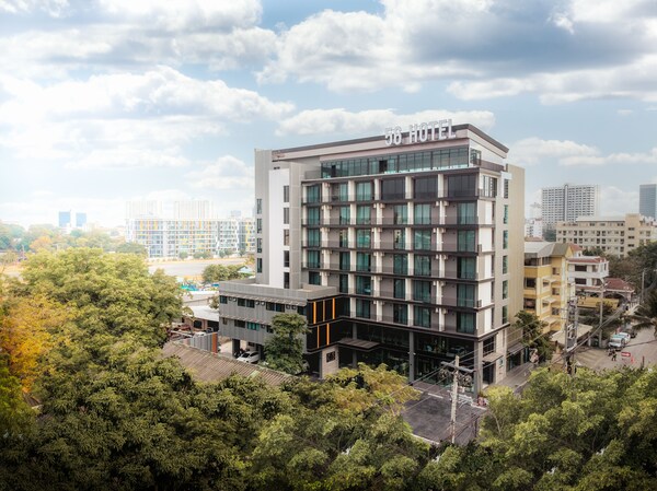 56 Hotel Sukhumvit - Phra Khanong