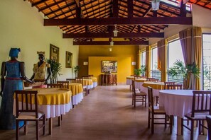 Pequeno-almoço tipo buffet diário incluído 