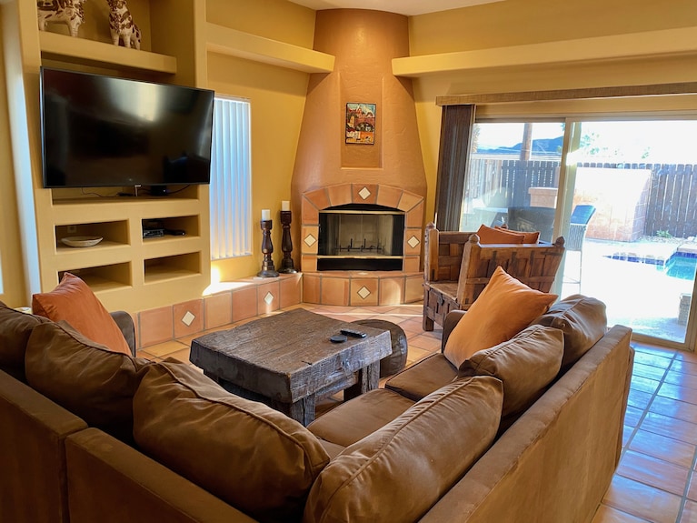 Serene Desert Escape-salt Water Pool & Jacuzzi/fire Pit/views #067047 3bd - La Quinta, CA