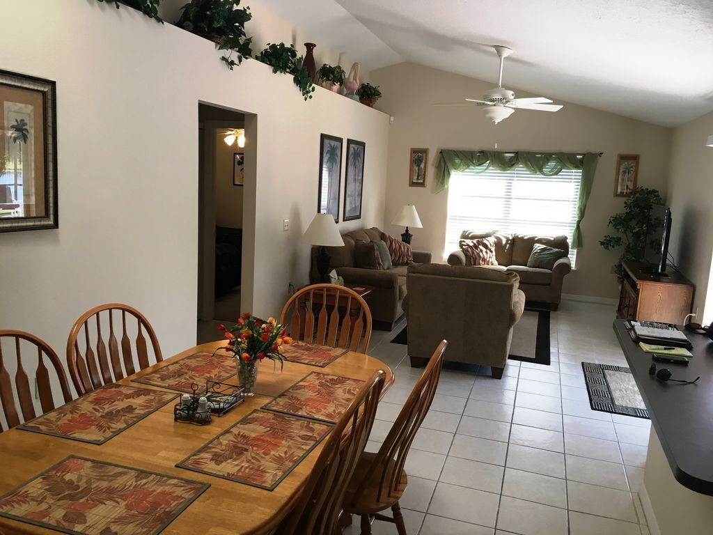 Lake View /Large Private Pool /Free Wifi /Cable Tv /Ac /Low Rates/beautiful Home - St. Cloud, FL