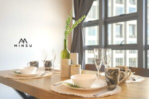 Dúplex Familiar | Refeições no quarto