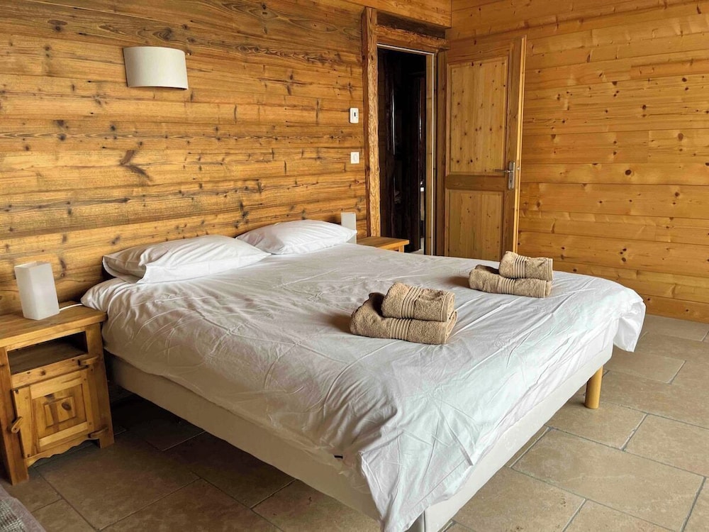 Mooi Modern Chalet In Het Dorp Huez, Ideaal Voor Ski- En Fietsvakanties - Auris