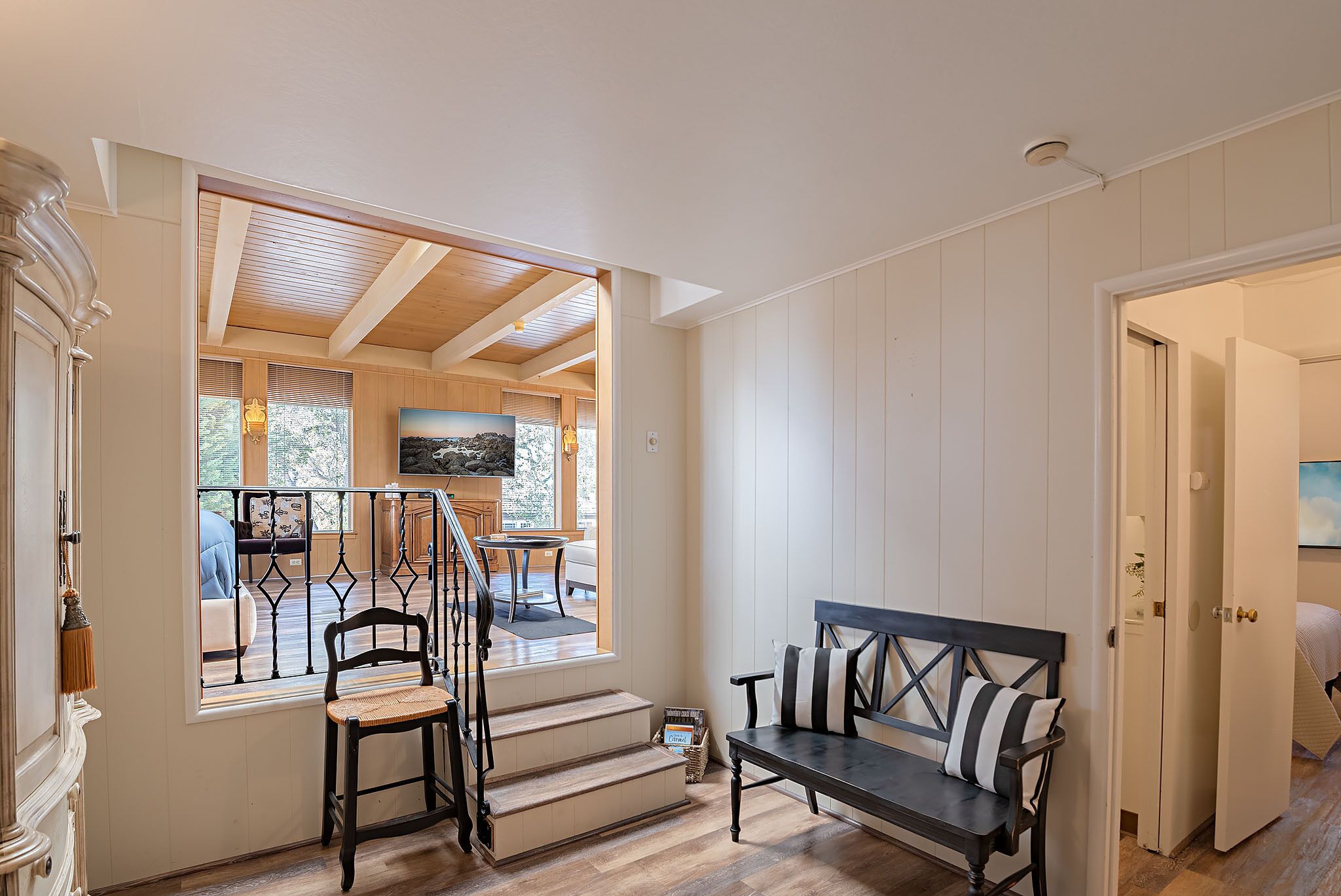 3797 Pine Place - Downtown Carmel Flat ~ Nächtlich Verfügbar ~ 4 Personen - Monterey, CA