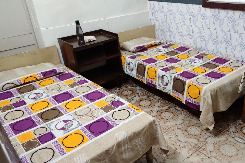 Uppals Pg Im Zimmer Mit Frühstück Und Abendessen - Delhi