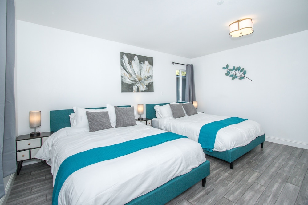 2019 Build, New, Modern, Gorgeous 4 Bedroom 3 Bath Home W/ Ocean View! - Pacifica, CA