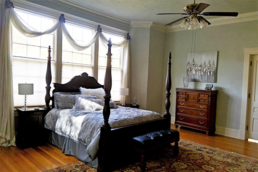 Historic Treasure Near Downtown/oaklawn/hiking Trails - Hot Springs, AR