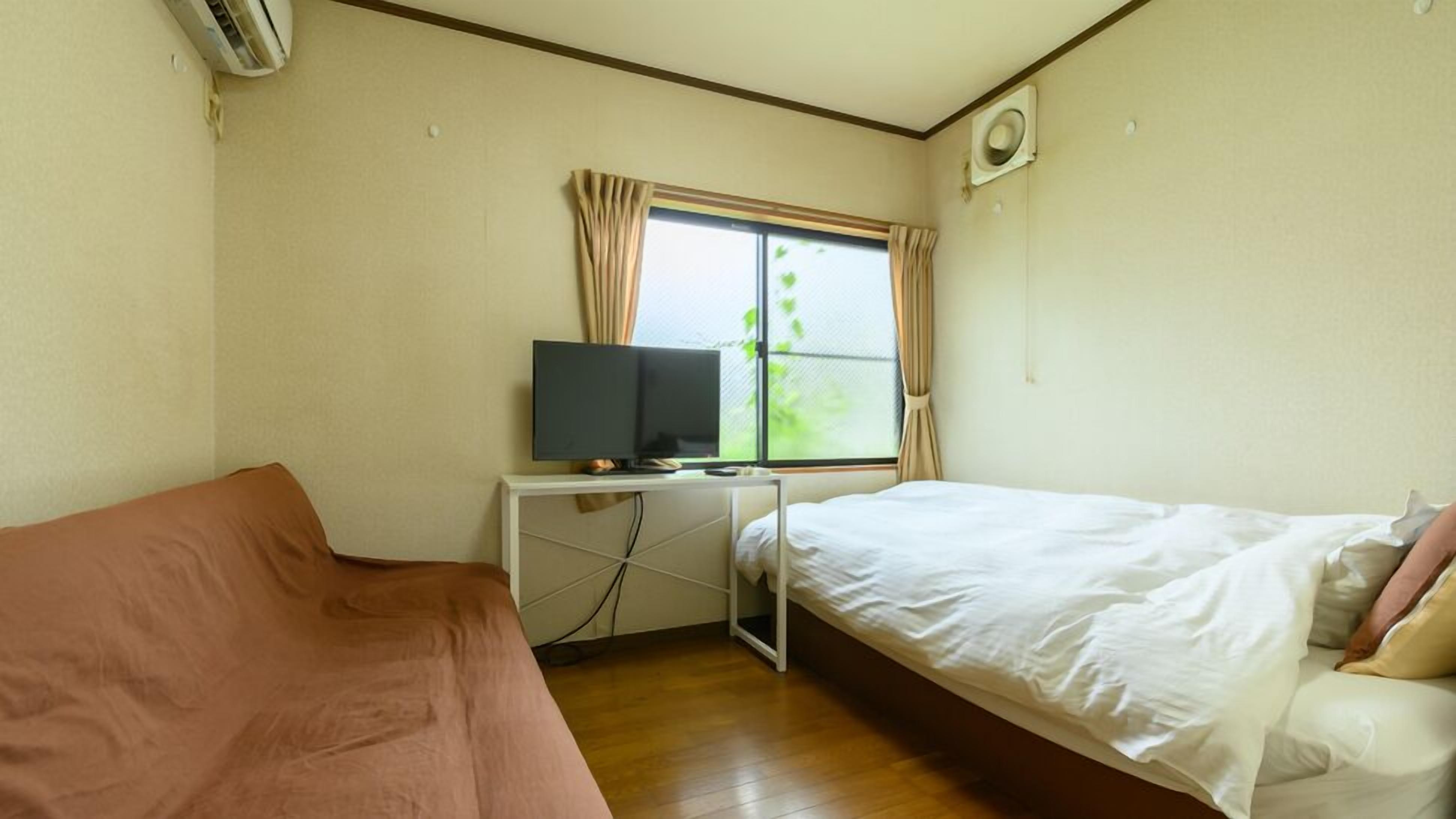 Escrivaninha, Wi-Fi de cortesia, roupa de cama