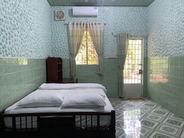 Quarto solteiro standard, 1 cama de casal, para não fumantes, vista para o jardim | Escrivaninha, Wi-Fi de cortesia, roupa de cama