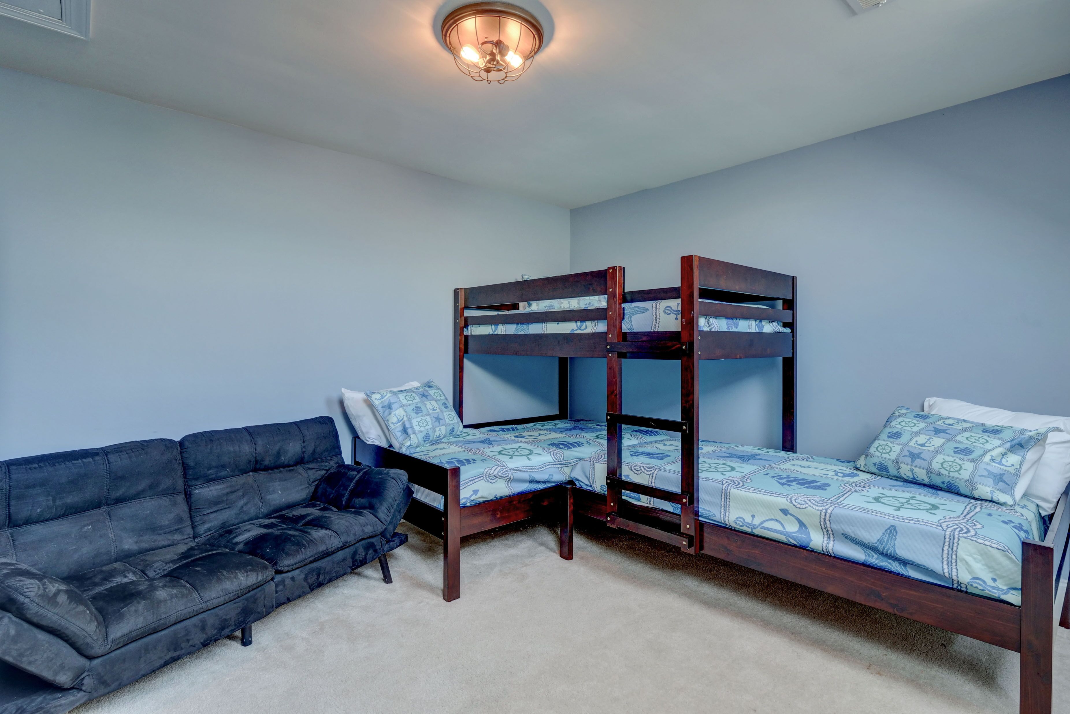 Beautiful Family Vacation Rental, 2 Master Suites, Accommodates Up To 15. - Carolina Beach, NC