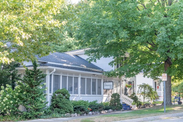 Luckystone Inn - Saugatuck, MI