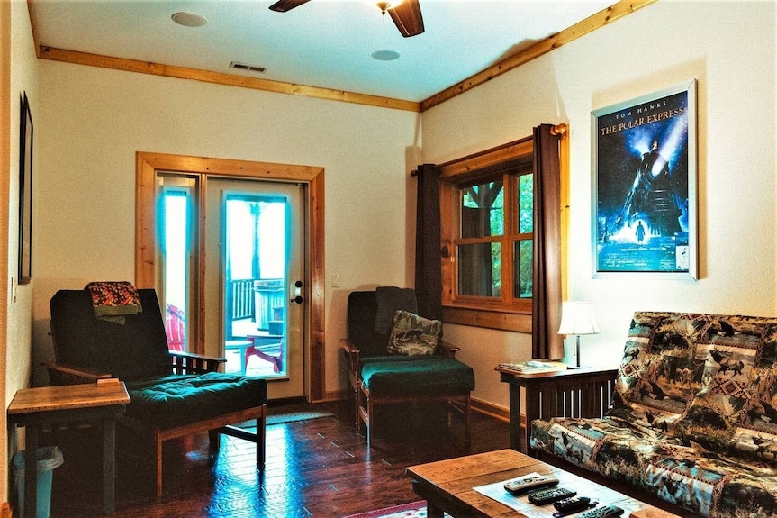 Beautiful Views Of The Great Smoky Mountains From Anywhere Indoors Or Out! - North Carolina