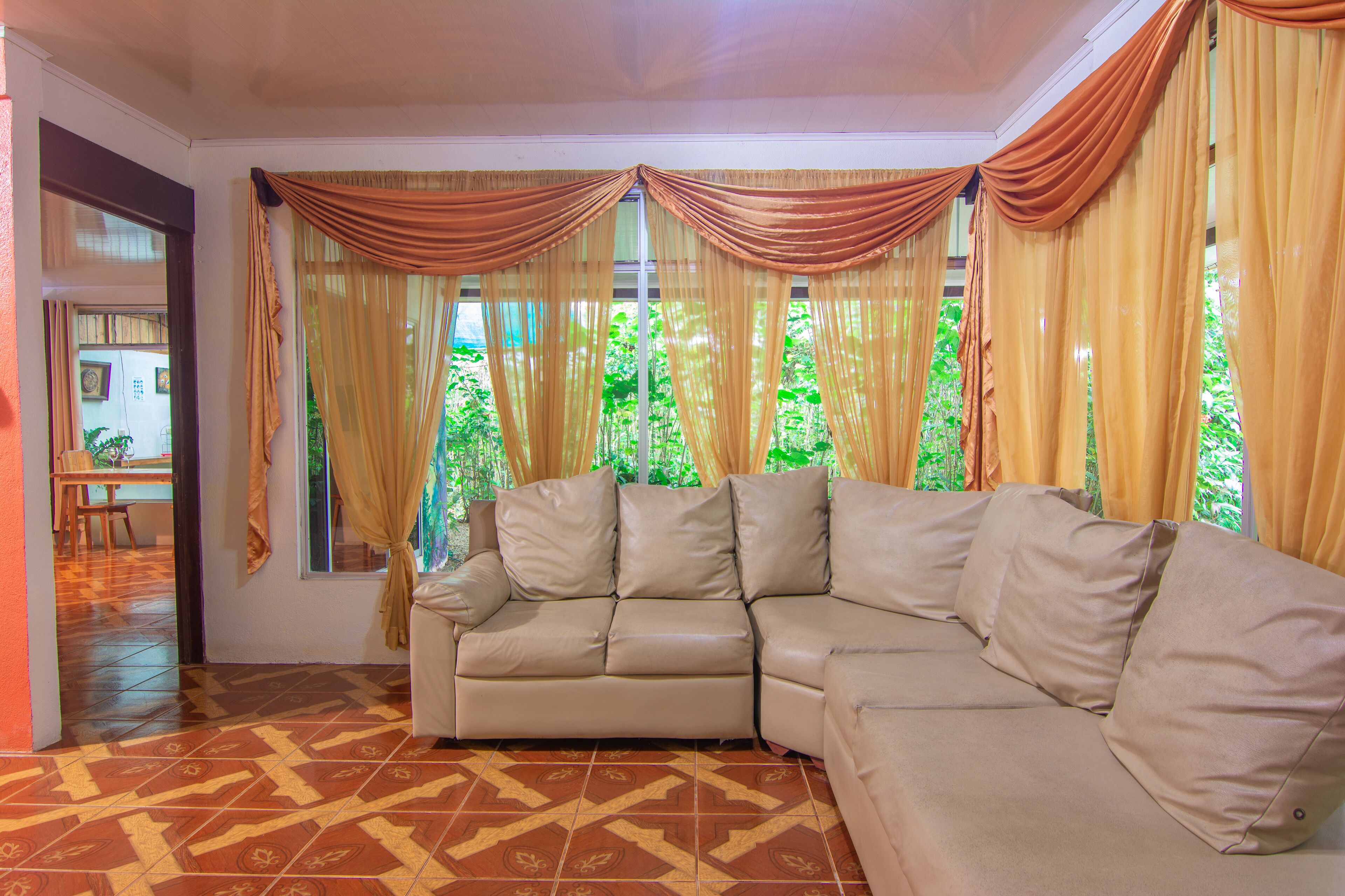 Santuario De Ranas, Valle Azul - La Fortuna