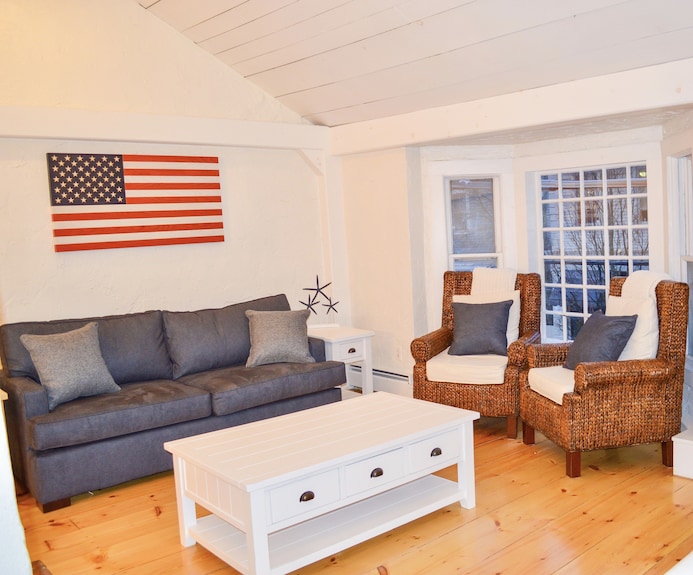 Spacious Home In The Heart Of Downtown Newport! Walk Everywhere - Rhode Island