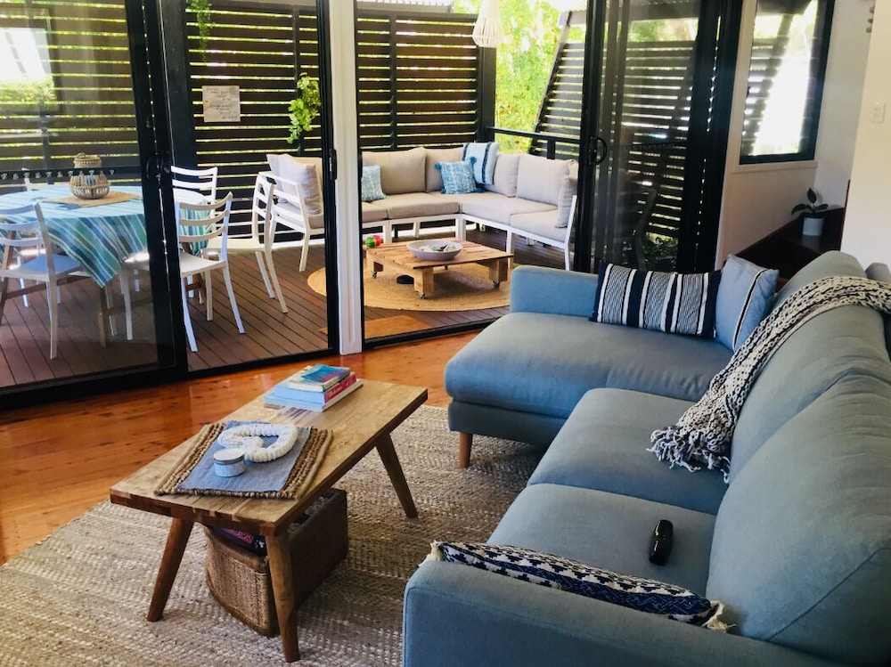Stylish Family Beach House With Aircon - 200m To The Beach - Sunshine Coast
