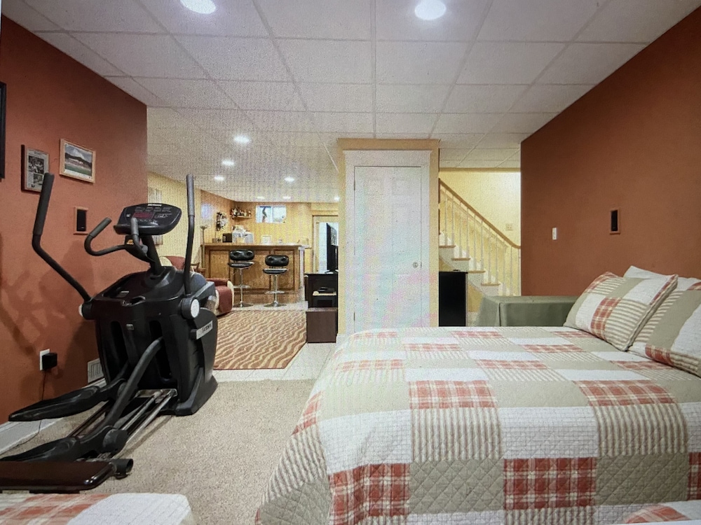 Excellent Location, Super Clean, Super Spacious, Near Bay & Downtown Annapolis - Maryland Renaissance Festival