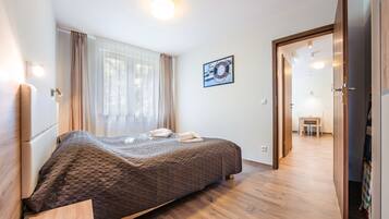 1 quarto, secretária adequada para computadores portáteis, Wi-fi grátis