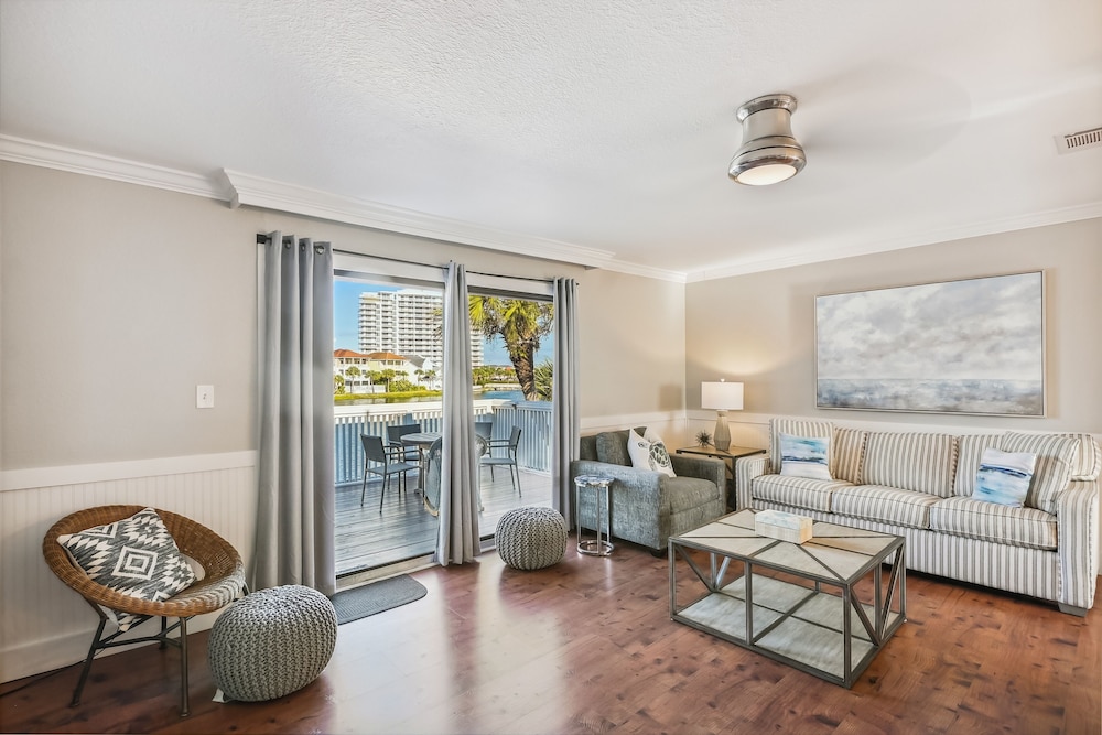 Southbay 55 Is 2 Bedroom On The Lake With Short Walk To Beach By Redawning - Destin, FL