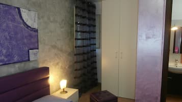 Secretária, Wi-fi grátis, roupa de cama fornecida