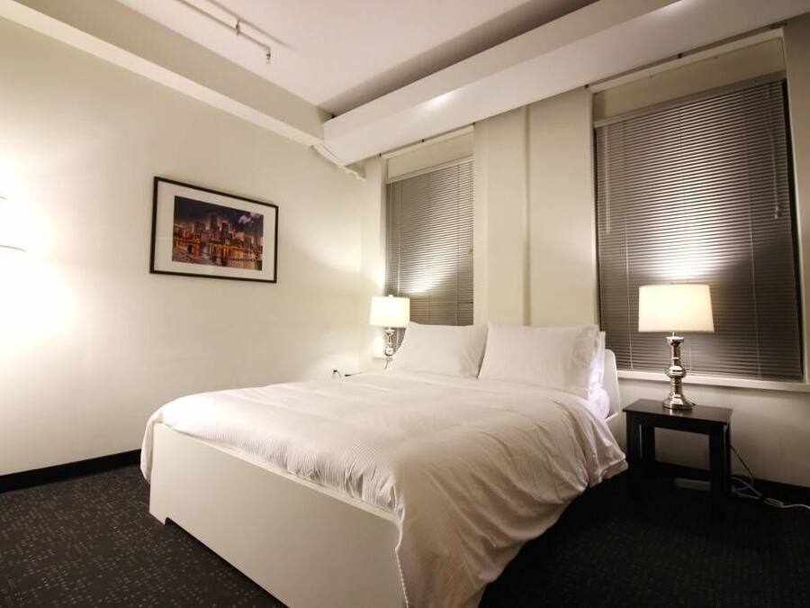 Quarto casal luxo, 1 cama Queen e sofá-cama | Escrivaninha, ferros/tábuas de passar roupa, Wi-Fi de cortesia