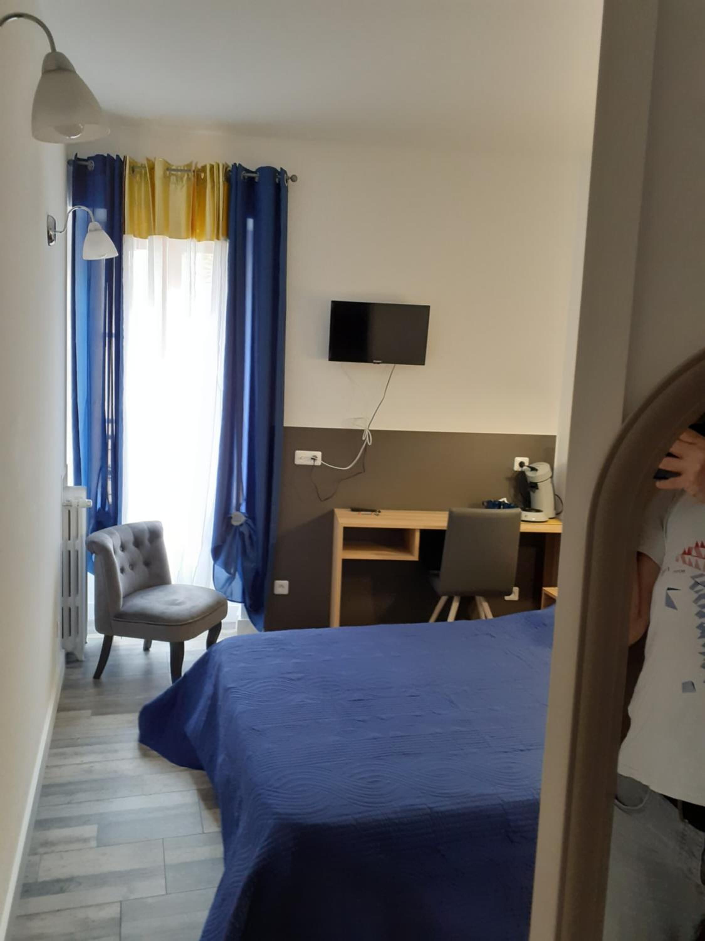 Com decoração personalizada, com mobília individualizada, secretária 