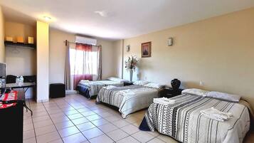 Quarto triplo (Room 6) | Wi-Fi de cortesia, roupa de cama