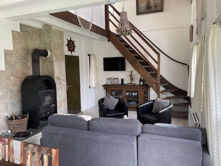 Family-friendly, Cozy Accommodation With A Beautiful Garden Plot - Zeeland