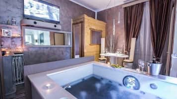 Quarto Duplo Romântico, banheira de hidromassagem | Banheira de hidromassagem privativa