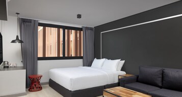 Quarto lua de mel, 1 cama King, para não fumantes, vista para a piscina | Quartos à prova de som, Wi-Fi de cortesia