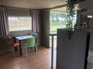 Barraca, 2 quartos | Área de estar