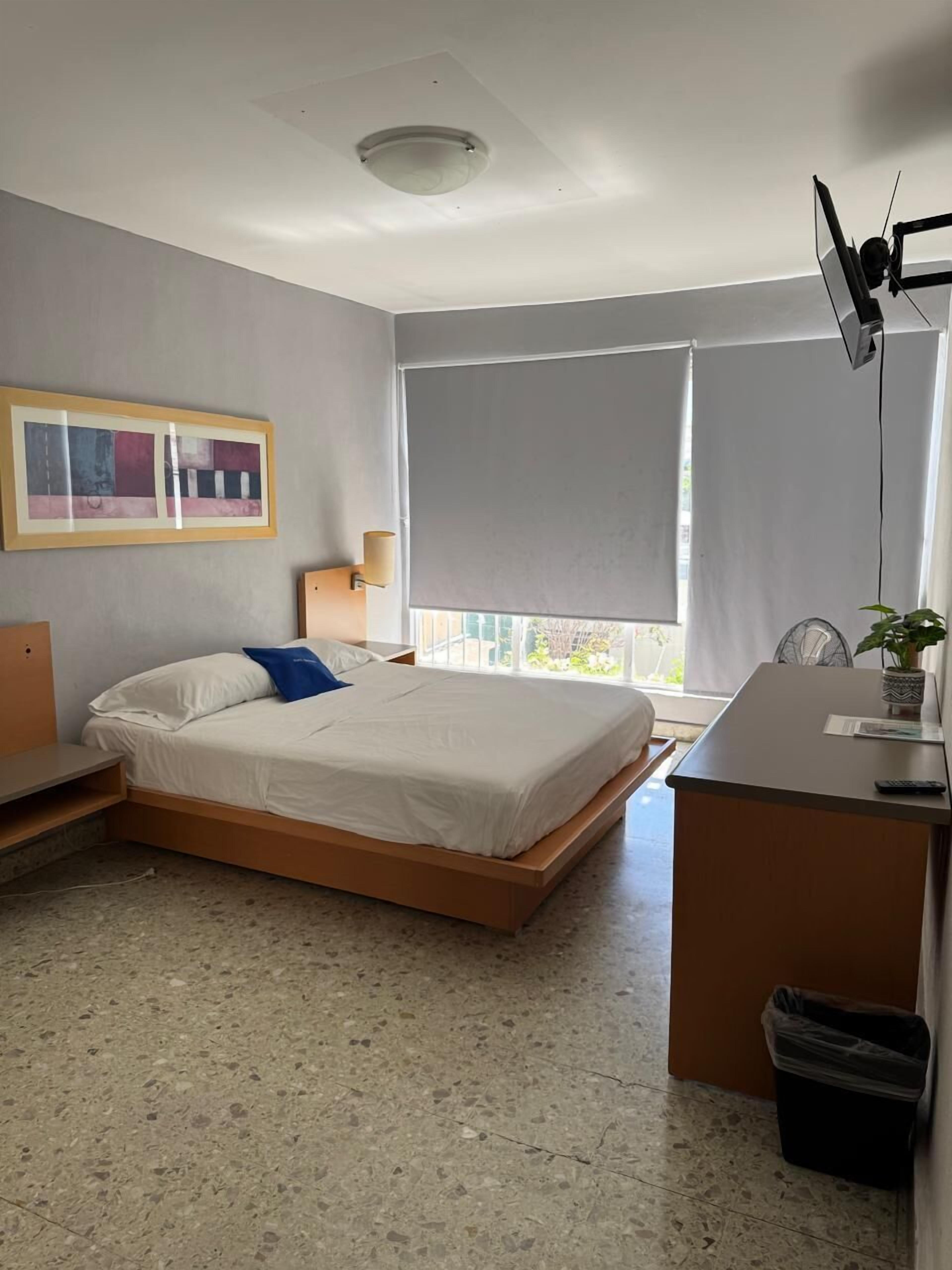 Quarto Duplo Básico | Wi-fi grátis, roupa de cama fornecida 