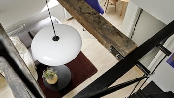 Split Level Apartment - Loft Bed | 1 quarto, escrivaninha, espaço de trabalho para notebook