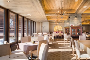 Pequeno-almoço tipo buffet diário incluído