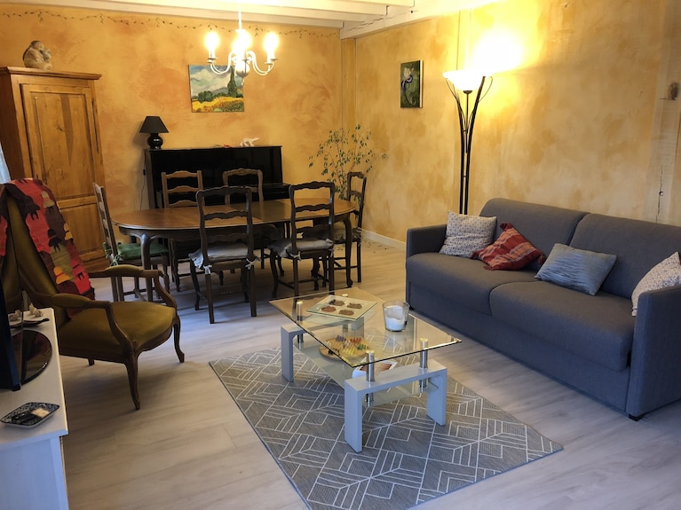 Vaste Maison Mitoyenne, Avec Jardinet, Dans Quartier Calme - Longvic