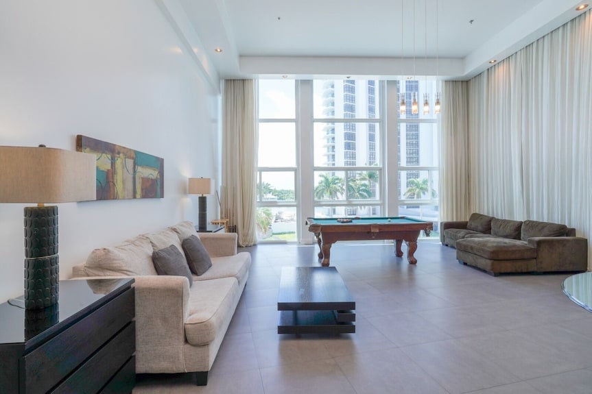 Biggest Beachfront 3 Bedroom Apartment With Parking On The Beach - Miami Beach, FL