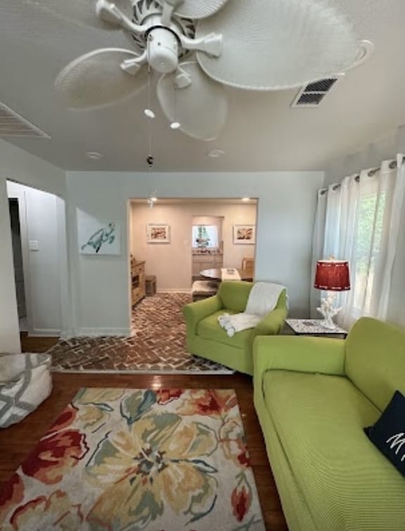Sea Turtle Cottage 1 Pet Friendly Charming Cottage. - Oasis Resort, Gulfport