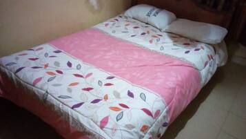 Quarto Duplo | Cortinas/cortinados opacos, roupa de cama fornecida