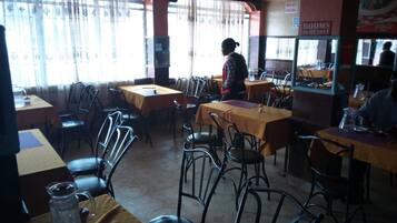 Pequeno-almoço preparado no momento diário incluído