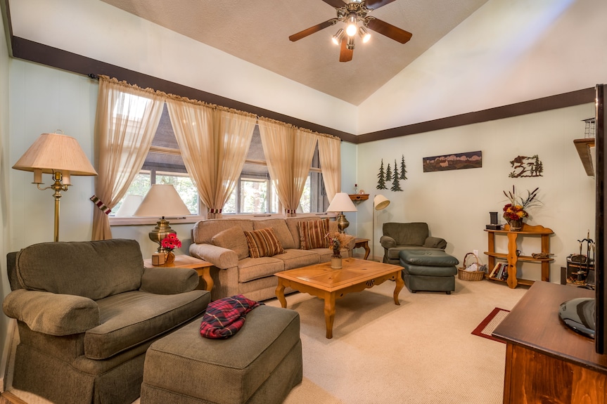 The Woods - Cozy Townhouse With Amenities! - Lake Jocassee