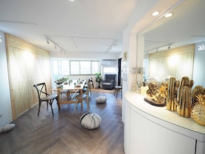 Apartamento Club | Cortinas/cortinados opacos, Wi-fi grátis, roupa de cama fornecida