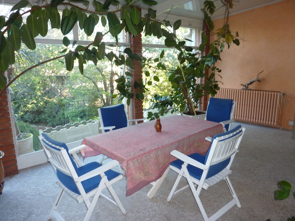Geräumige Villa (220m2) Auf Den Höhen, In Der Nähe Von Tour Magne - Nîmes