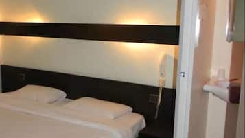 Quarto casal | Cortinas blackout, quartos à prova de som, Wi-Fi de cortesia
